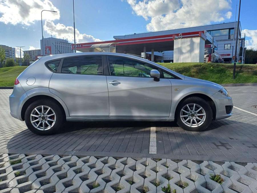 Grey SEAT Leon 2012 in Vilnius, with an engine capacity of 1.80 L and mileage of 105 thousand km for 3950 €, photo 3 on AUTOMOTO.COM.LV