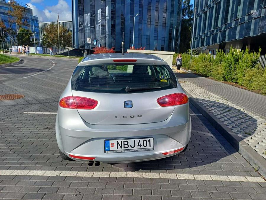 Grey SEAT Leon 2012 in Vilnius, with an engine capacity of 1.80 L and mileage of 105 thousand km for 3950 €, photo 5 on AUTOMOTO.COM.LV