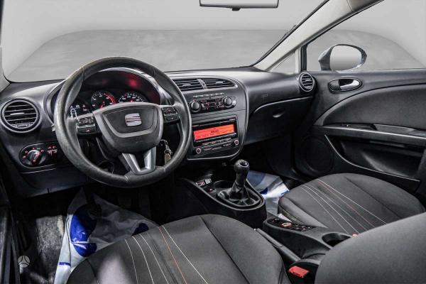Grey SEAT Leon 2012 in Kaunas, with an engine capacity of 1.60 L and mileage of 239 thousand km for 2800 €, photo 7 on AUTOMOTO.COM.LV