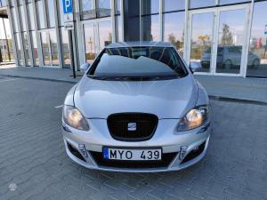 Grey SEAT Leon 2013 in Vilnius, with an engine capacity of 1.60 L and mileage of 305 thousand km for 2850 €, photo 3 on AUTOMOTO.COM.LV