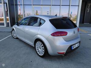 Grey SEAT Leon 2013 in Vilnius, with an engine capacity of 1.60 L and mileage of 305 thousand km for 2850 €, photo 5 on AUTOMOTO.COM.LV