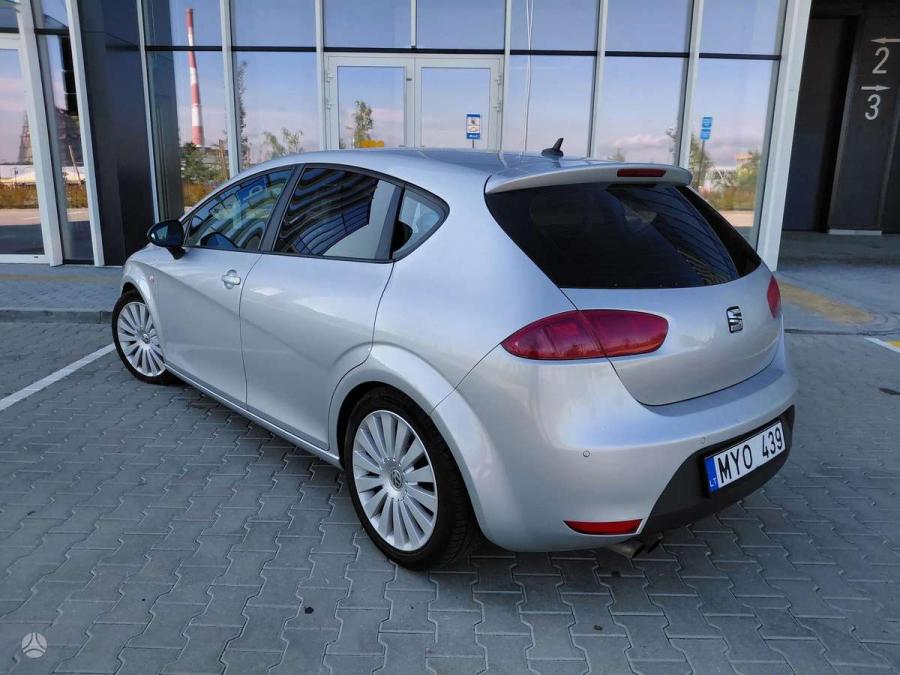 Grey SEAT Leon 2013 in Vilnius, with an engine capacity of 1.60 L and mileage of 305 thousand km for 2850 €, photo 5 on AUTOMOTO.COM.LV