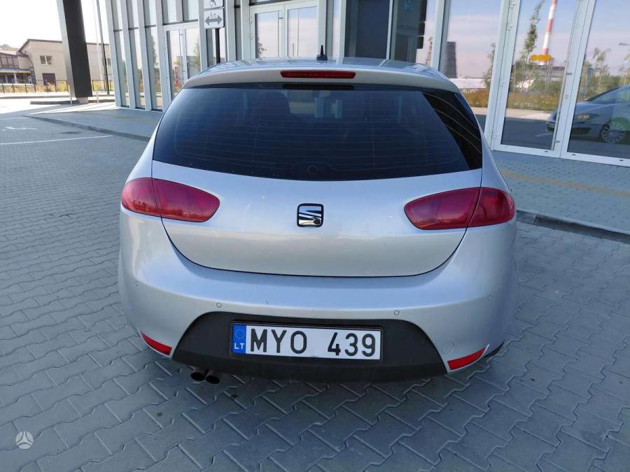Grey SEAT Leon 2013 in Vilnius, with an engine capacity of 1.60 L and mileage of 305 thousand km for 2850 €, photo 6 on AUTOMOTO.COM.LV
