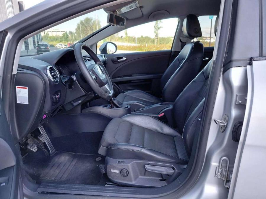 Grey SEAT Leon 2013 in Vilnius, with an engine capacity of 1.60 L and mileage of 305 thousand km for 2850 €, photo 9 on AUTOMOTO.COM.LV