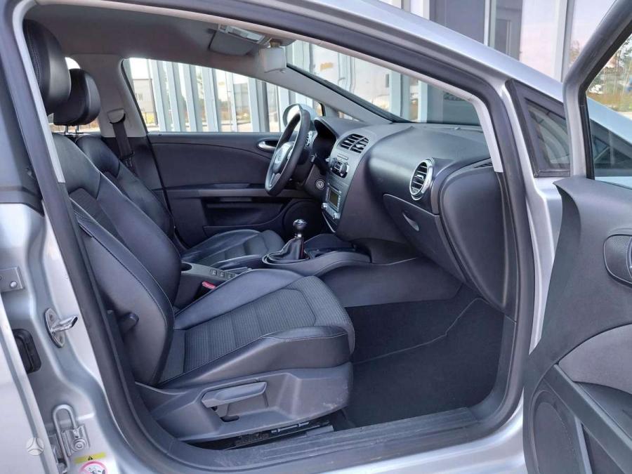 Grey SEAT Leon 2013 in Vilnius, with an engine capacity of 1.60 L and mileage of 305 thousand km for 2850 €, photo 12 on AUTOMOTO.COM.LV