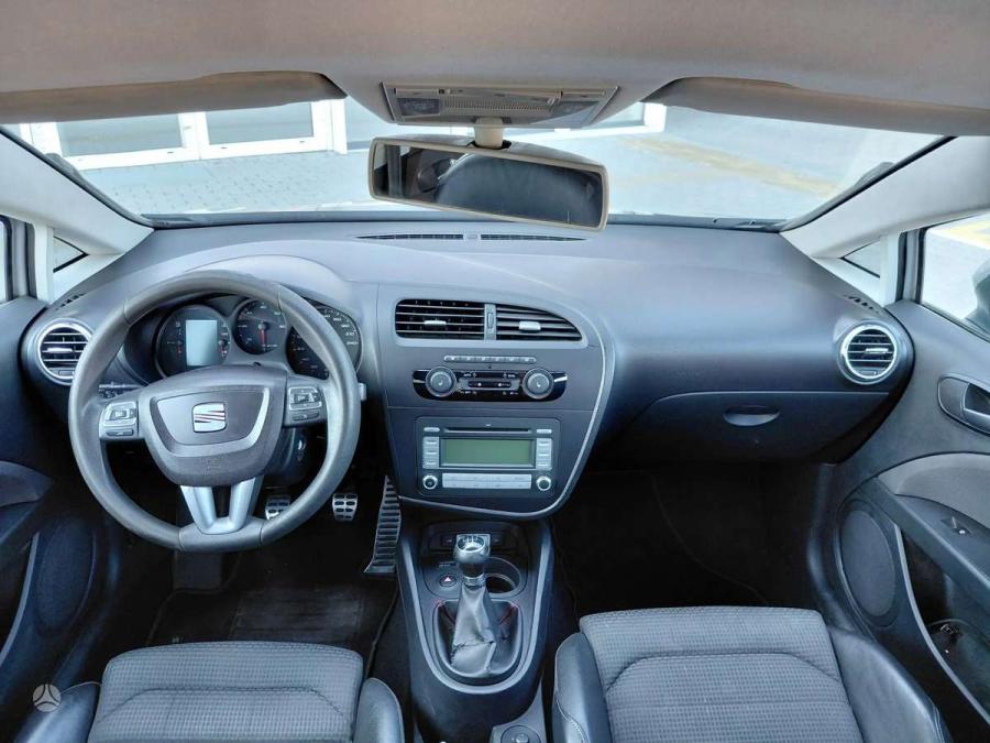 Grey SEAT Leon 2013 in Vilnius, with an engine capacity of 1.60 L and mileage of 305 thousand km for 2850 €, photo 14 on AUTOMOTO.COM.LV