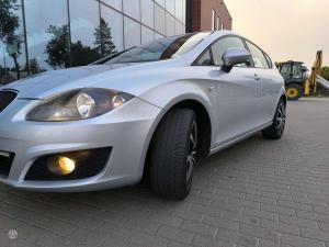 Grey SEAT Leon 2013 in Utena, with an engine capacity of 1.60 L and mileage of 281 thousand km for 4000 €, photo 3 on AUTOMOTO.COM.LV