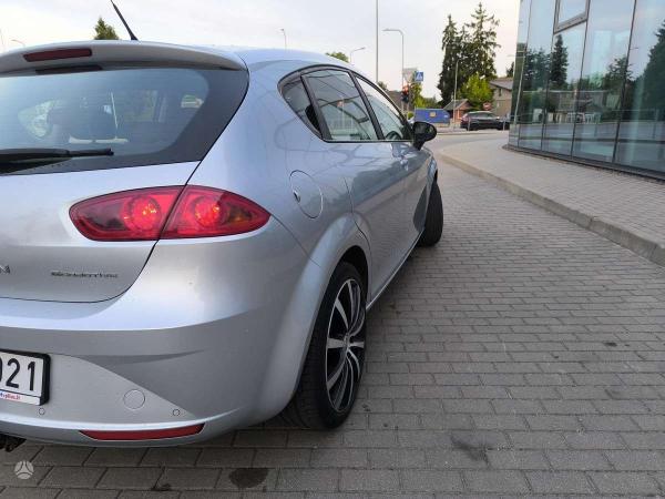 Pelēks SEAT Leon 2013 Utena, ar dzinēja tilpumu 1.60 L un nobraukumu 281 tūkst. km par 4000 €, foto 3 vietnē AUTOMOTO.COM.LV