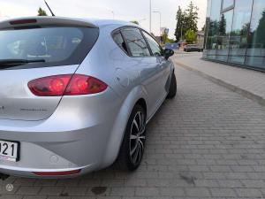 Grey SEAT Leon 2013 in Utena, with an engine capacity of 1.60 L and mileage of 281 thousand km for 4000 €, photo 4 on AUTOMOTO.COM.LV