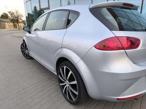 Grey SEAT Leon 2013 in Utena, with an engine capacity of 1.60 L and mileage of 281 thousand km for 4000 €, photo 5 on AUTOMOTO.COM.LV