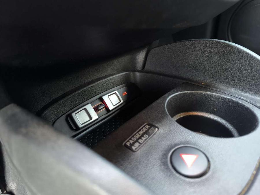 Grey SEAT Leon 2013 in Utena, with an engine capacity of 1.60 L and mileage of 281 thousand km for 4000 €, photo 11 on AUTOMOTO.COM.LV