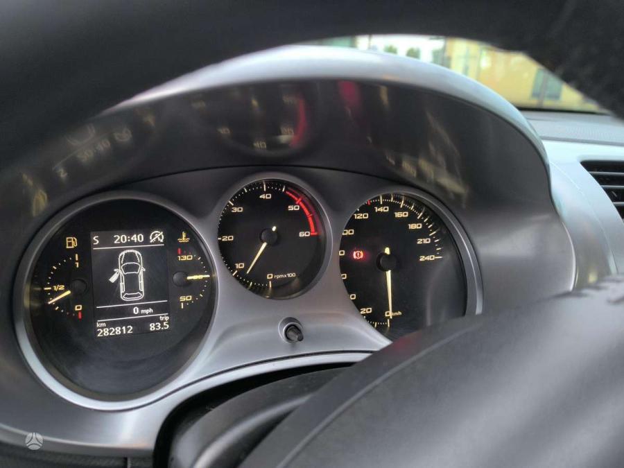 Grey SEAT Leon 2013 in Utena, with an engine capacity of 1.60 L and mileage of 281 thousand km for 4000 €, photo 12 on AUTOMOTO.COM.LV