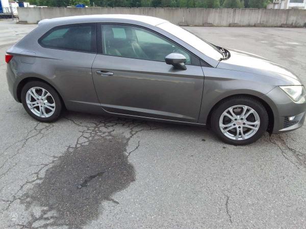 Grey SEAT Leon 2014 in Panevezys, with an engine capacity of 2.00 L and mileage of 244 thousand km for 5500 €, photo 3 on AUTOMOTO.COM.LV