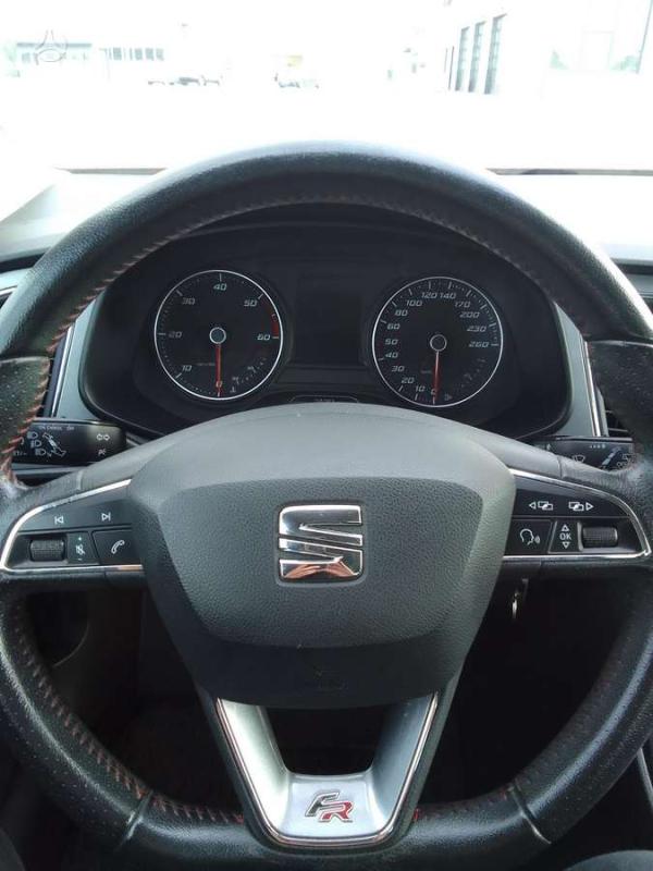 Grey SEAT Leon 2014 in Panevezys, with an engine capacity of 2.00 L and mileage of 244 thousand km for 5500 €, photo 6 on AUTOMOTO.COM.LV