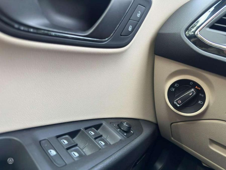 Grey SEAT Leon 2014 in Vilnius, with an engine capacity of 1.40 L and mileage of 272 thousand km for 5870 €, photo 32 on AUTOMOTO.COM.LV