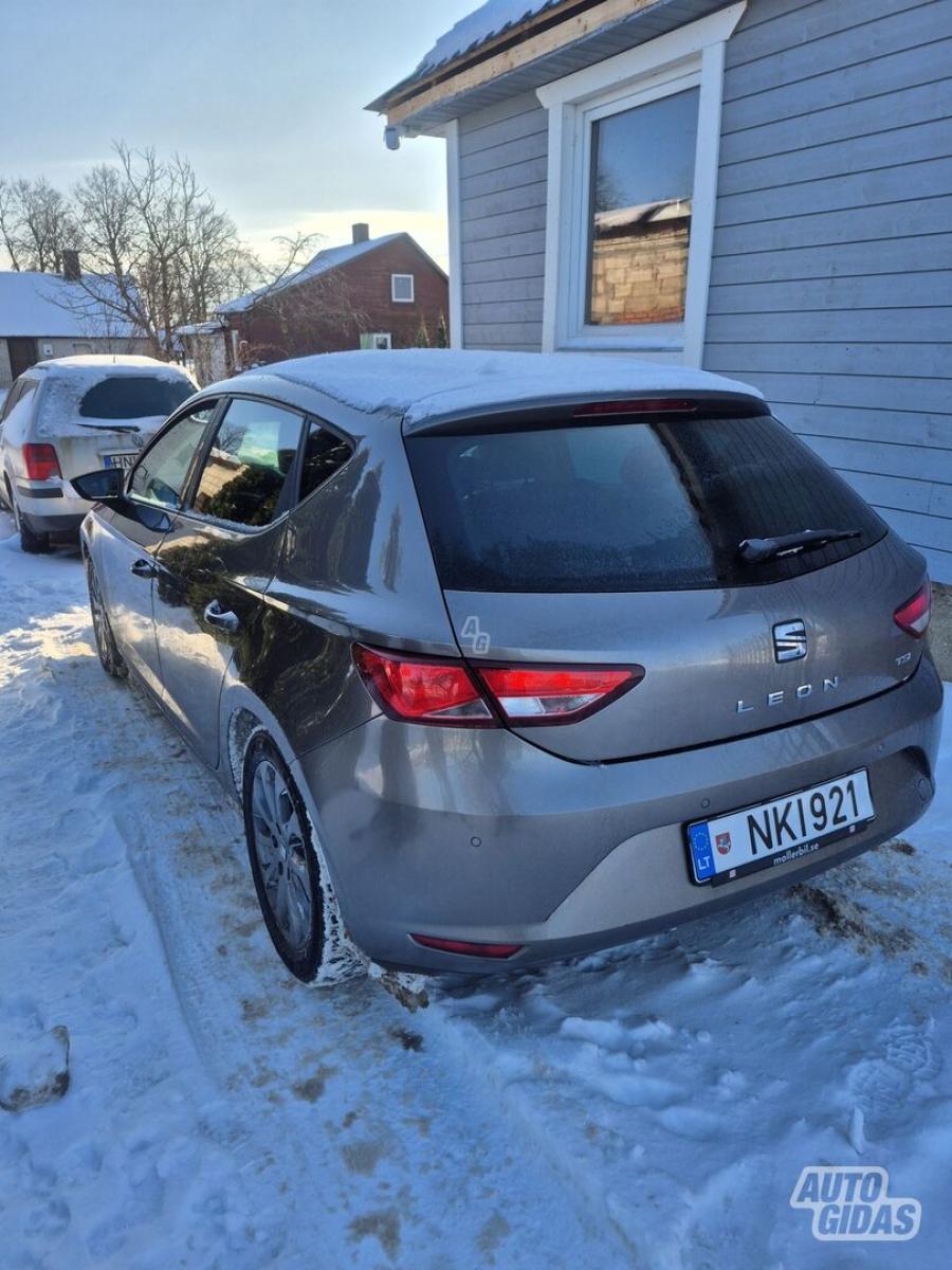 Grey SEAT Leon 2015 in Taurage, with an engine capacity of 1.20 L and mileage of 260 thousand km for 6200 €, photo 4 on AUTOMOTO.COM.LV
