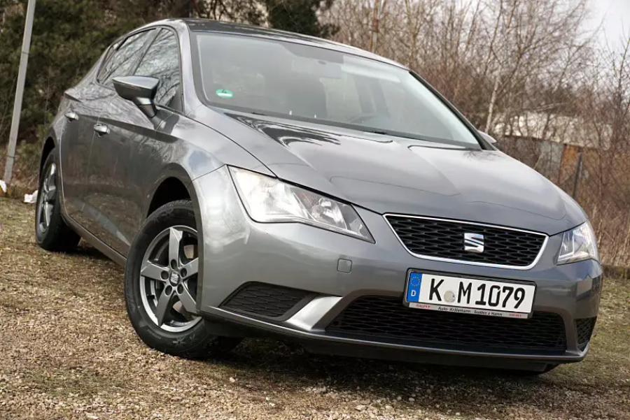 Grey SEAT Leon 2015 in Riga, with an engine capacity of 1.60 L and mileage of 208 thousand km for 8300 €, photo 3 on AUTOMOTO.COM.LV