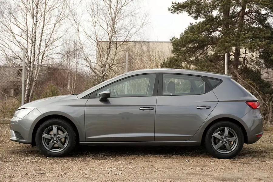 Grey SEAT Leon 2015 in Riga, with an engine capacity of 1.60 L and mileage of 208 thousand km for 8300 €, photo 7 on AUTOMOTO.COM.LV