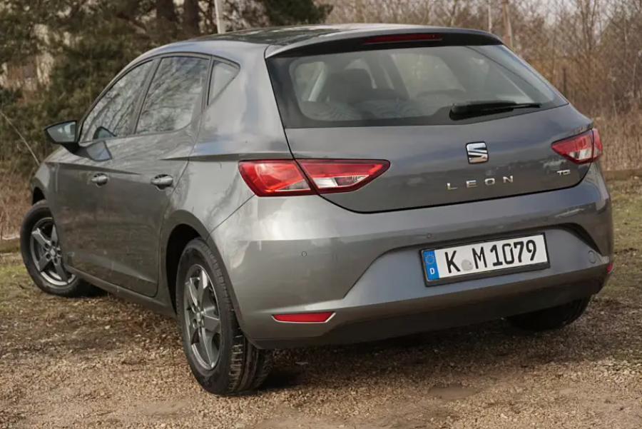 Grey SEAT Leon 2015 in Riga, with an engine capacity of 1.60 L and mileage of 208 thousand km for 8300 €, photo 10 on AUTOMOTO.COM.LV