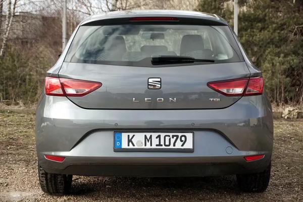Pelēks SEAT Leon 2015 Rīga, ar dzinēja tilpumu 1.60 L un nobraukumu 208 tūkst. km par 8300 €, foto 10 vietnē AUTOMOTO.COM.LV