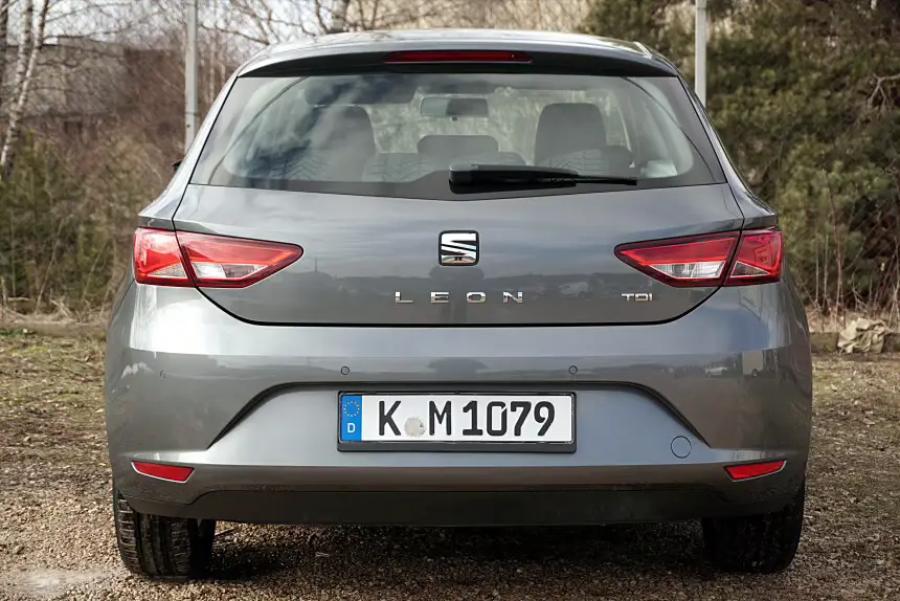 Grey SEAT Leon 2015 in Riga, with an engine capacity of 1.60 L and mileage of 208 thousand km for 8300 €, photo 11 on AUTOMOTO.COM.LV