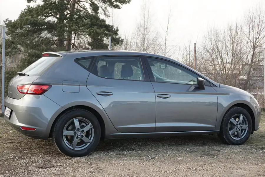 Grey SEAT Leon 2015 in Riga, with an engine capacity of 1.60 L and mileage of 208 thousand km for 8300 €, photo 13 on AUTOMOTO.COM.LV
