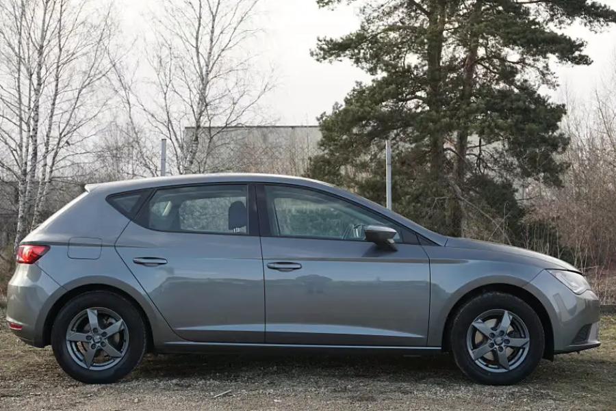 Grey SEAT Leon 2015 in Riga, with an engine capacity of 1.60 L and mileage of 208 thousand km for 8300 €, photo 14 on AUTOMOTO.COM.LV