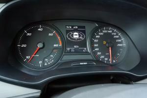 Grey SEAT Leon 2015 in Riga, with an engine capacity of 1.60 L and mileage of 208 thousand km for 8300 €, photo 25 on AUTOMOTO.COM.LV