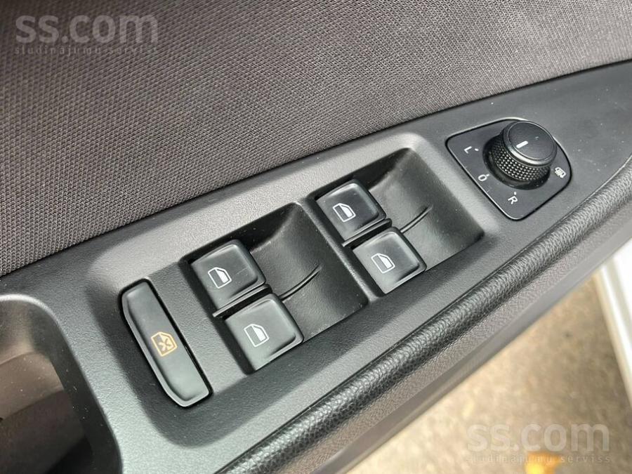 Grey SEAT Leon 2015 in Riga, with an engine capacity of 1.60 L and mileage of 0 thousand km for 7499 €, photo 18 on AUTOMOTO.COM.LV