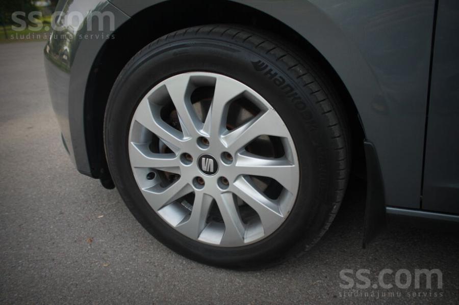 Grey SEAT Leon 2015 in Riga, with an engine capacity of 1.40 L and mileage of 153 thousand km for 6300 €, photo 8 on AUTOMOTO.COM.LV