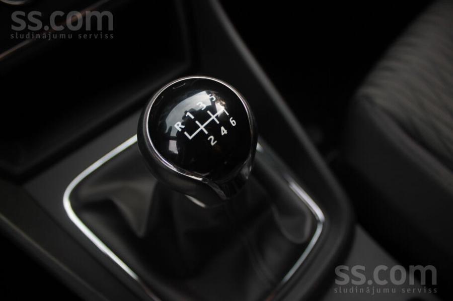 Grey SEAT Leon 2015 in Riga, with an engine capacity of 1.40 L and mileage of 153 thousand km for 6300 €, photo 18 on AUTOMOTO.COM.LV