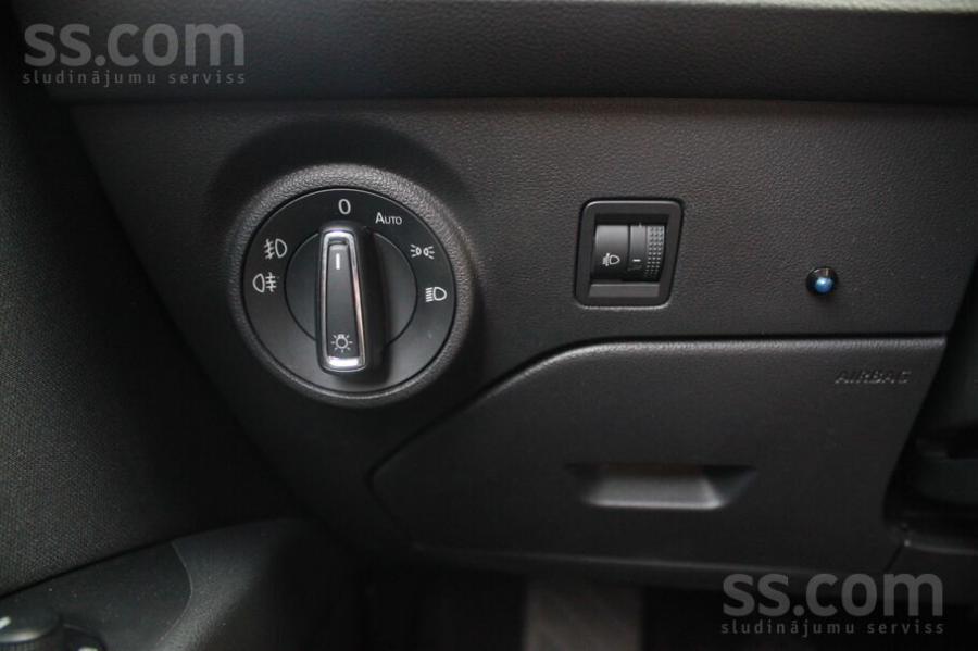 Grey SEAT Leon 2015 in Riga, with an engine capacity of 1.40 L and mileage of 153 thousand km for 6300 €, photo 21 on AUTOMOTO.COM.LV