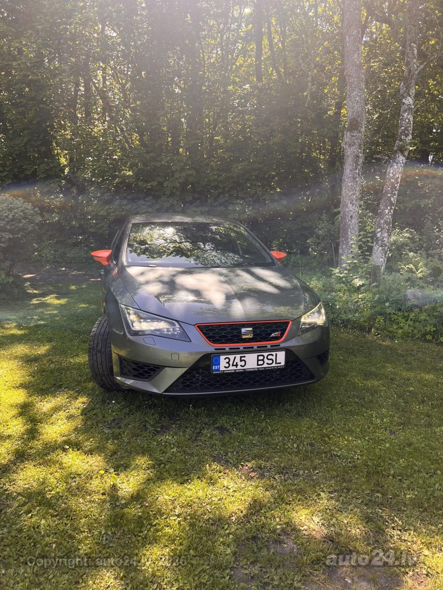 Pelēks SEAT Leon 2016 Tallina, ar dzinēja tilpumu 2.00 L un nobraukumu 140 tūkst. km par 15900 €, foto 5 vietnē AUTOMOTO.COM.LV