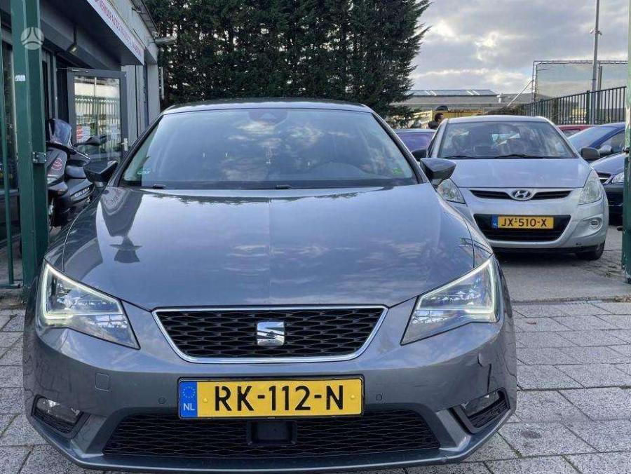 Grey SEAT Leon 2016 in Kaunas, with an engine capacity of 1.60 L and mileage of 280 thousand km for 4999 €, photo 3 on AUTOMOTO.COM.LV