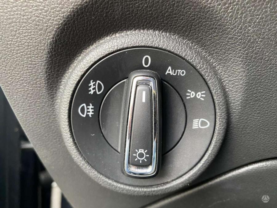 Pelēks SEAT Leon 2018 Viļņa, ar dzinēja tilpumu 1.50 L un nobraukumu 273 tūkst. km par 6700 €, foto 24 vietnē AUTOMOTO.COM.LV