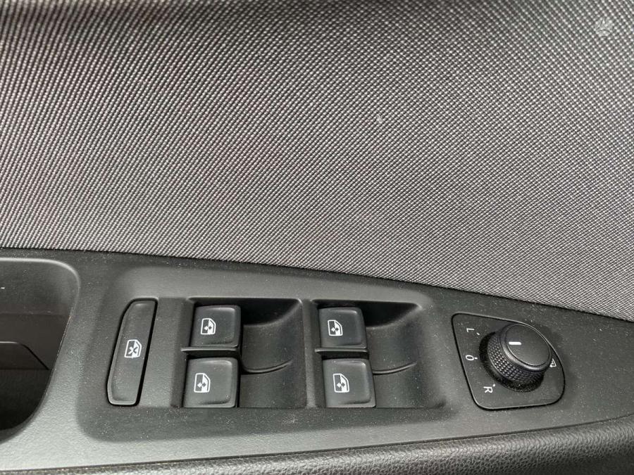 Pelēks SEAT Leon 2018 Viļņa, ar dzinēja tilpumu 1.50 L un nobraukumu 273 tūkst. km par 6700 €, foto 27 vietnē AUTOMOTO.COM.LV
