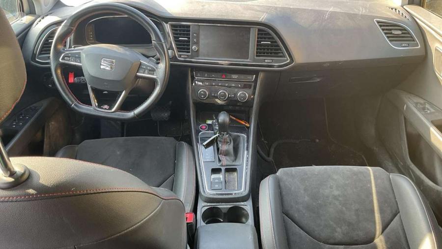 Grey SEAT Leon 2019 in Kedainiai, with an engine capacity of 1.97 L and mileage of 280 thousand km for 8300 €, photo 12 on AUTOMOTO.COM.LV
