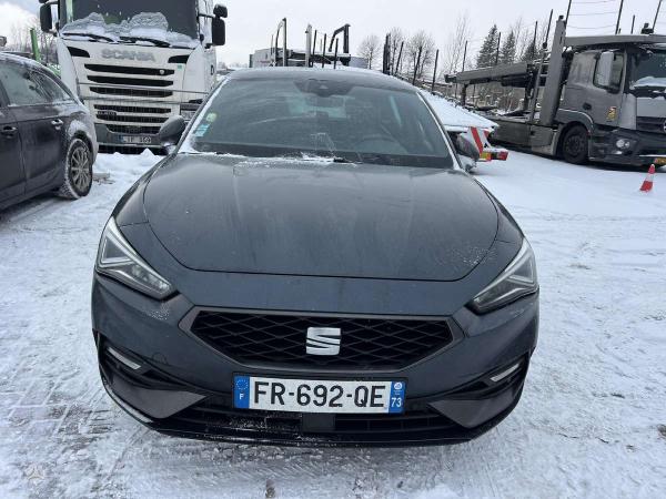 Grey SEAT Leon 2020 in Vilnius, with an engine capacity of 1.97 L and mileage of 200 thousand km for 14550 €, photo 3 on AUTOMOTO.COM.LV