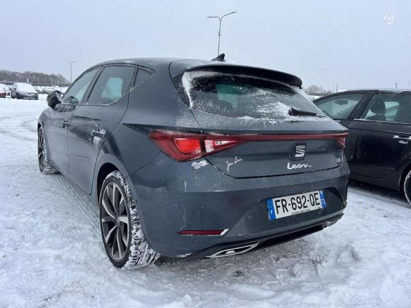 Grey SEAT Leon 2020 in Vilnius, with an engine capacity of 1.97 L and mileage of 200 thousand km for 14550 €, photo 7 on AUTOMOTO.COM.LV
