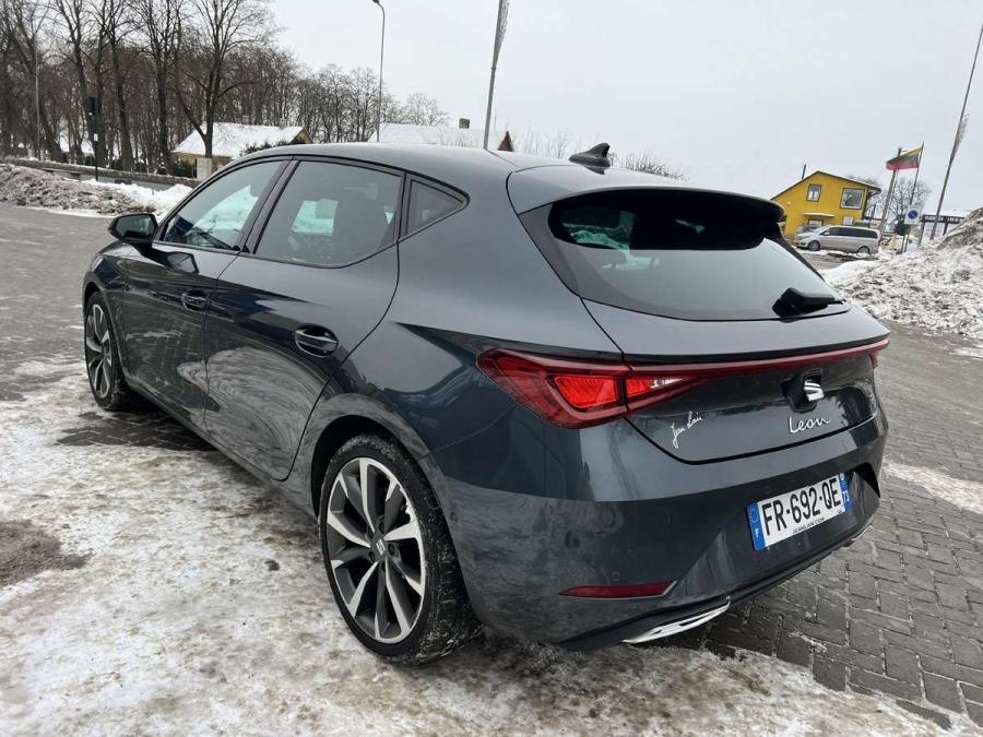Grey SEAT Leon 2020 in Vilnius, with an engine capacity of 1.97 L and mileage of 204 thousand km for 14600 €, photo 8 on AUTOMOTO.COM.LV