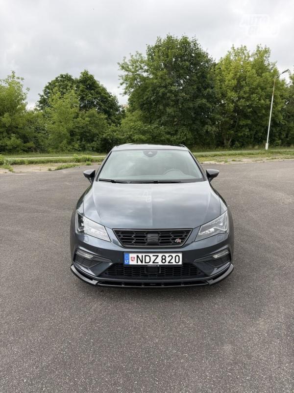 Pelēks SEAT Leon 2020 Viļņa, ar dzinēja tilpumu 1.50 L un nobraukumu 171 tūkst. km par 13400 €, foto 1 vietnē AUTOMOTO.COM.LV