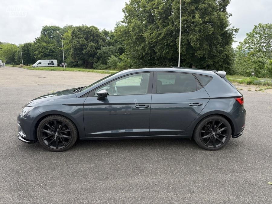 Grey SEAT Leon 2020 in Vilnius, with an engine capacity of 1.50 L and mileage of 171 thousand km for 13400 €, photo 4 on AUTOMOTO.COM.LV