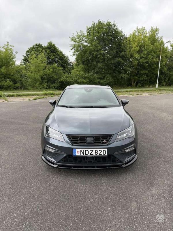 Pelēks SEAT Leon 2020 Viļņa, ar dzinēja tilpumu 1.50 L un nobraukumu 171 tūkst. km par 13400 €, foto 1 vietnē AUTOMOTO.COM.LV