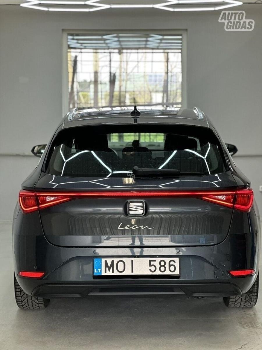 Grey SEAT Leon 2021 in Druskininkai, with an engine capacity of 1.50 L and mileage of 57 thousand km for 14500 €, photo 3 on AUTOMOTO.COM.LV