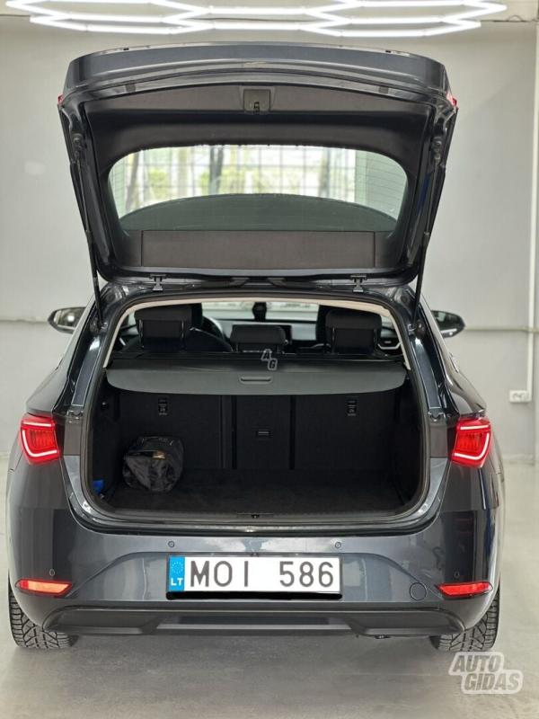 Grey SEAT Leon 2021 in Druskininkai, with an engine capacity of 1.50 L and mileage of 57 thousand km for 14500 €, photo 3 on AUTOMOTO.COM.LV