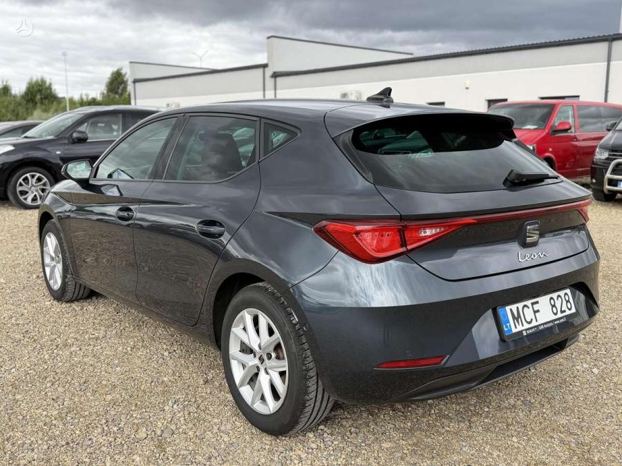Grey SEAT Leon 2021 in Siauliai, with an engine capacity of 1.00 L and mileage of 82 thousand km for 12500 €, photo 9 on AUTOMOTO.COM.LV