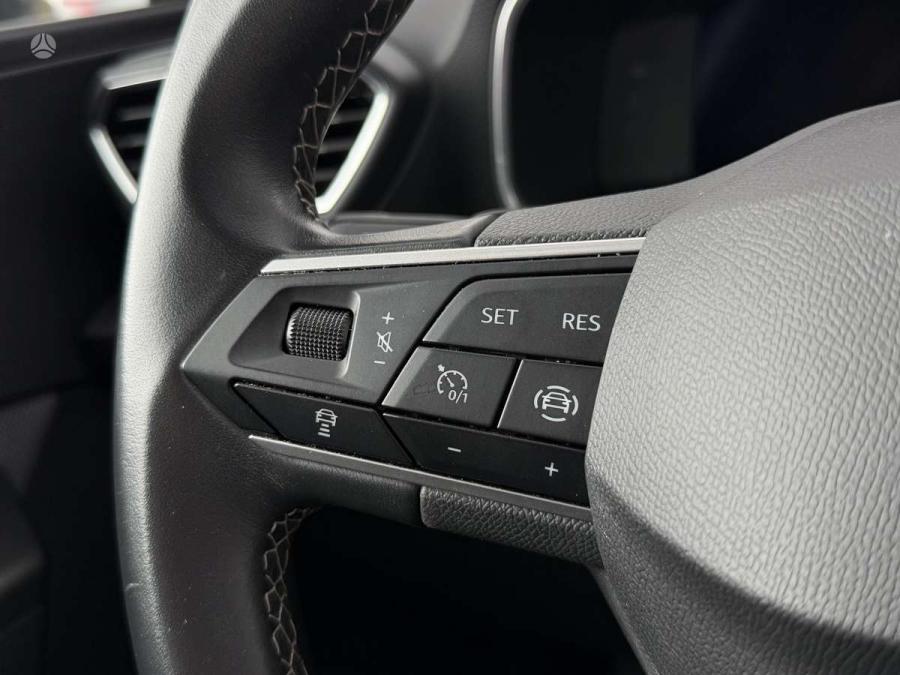 Grey SEAT Leon 2021 in Siauliai, with an engine capacity of 1.00 L and mileage of 82 thousand km for 12500 €, photo 20 on AUTOMOTO.COM.LV