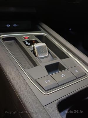 Grey SEAT Leon 2021 in Tallinn, with an engine capacity of 1.50 L and mileage of 83 thousand km for 16900 €, photo 20 on AUTOMOTO.COM.LV