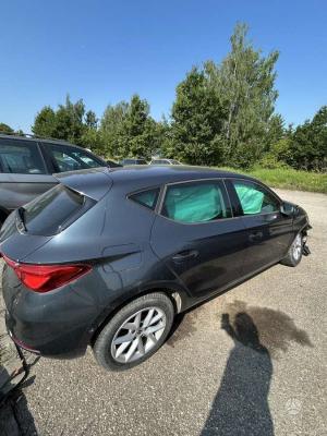 Grey SEAT Leon 2022 in Kaunas, with an engine capacity of 1.00 L and mileage of 38 thousand km for 6999 €, photo  on AUTOMOTO.COM.LV