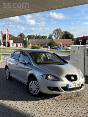 Pelēks SEAT Leon 2005 Kuldīga, ar dzinēja tilpumu 2.00 L un nobraukumu 0 tūkst. km par 1700 €, foto  vietnē AUTOMOTO.COM.LV
